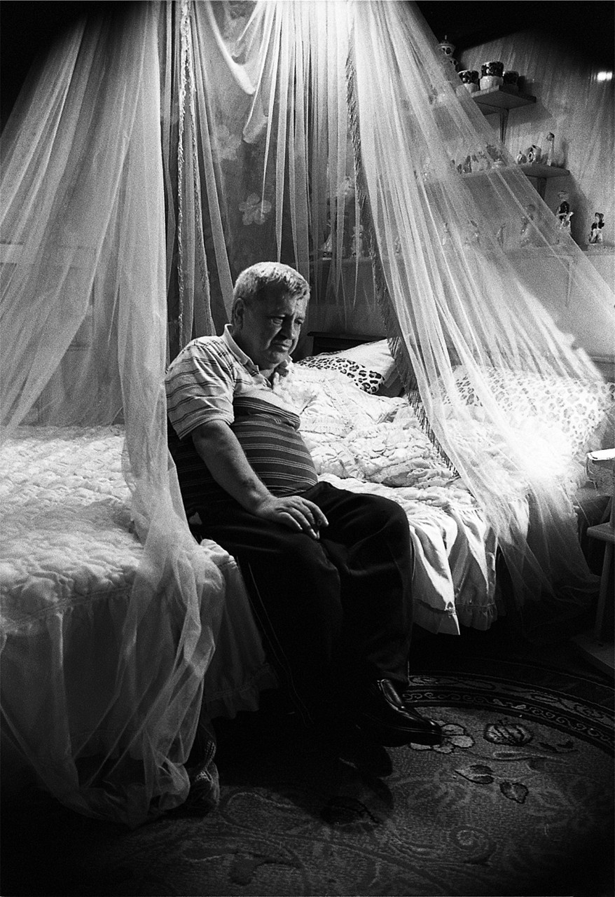 Maciej Pisuk – Under the Skin Photographs from Brzeska Street – burn ...