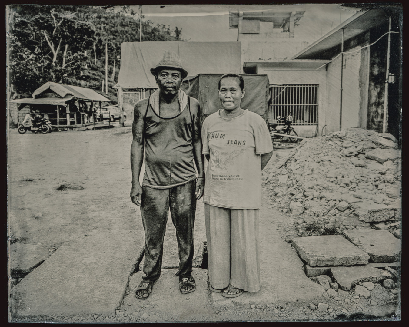 Lawrence Sumulong – Burying the Lead – burn magazine